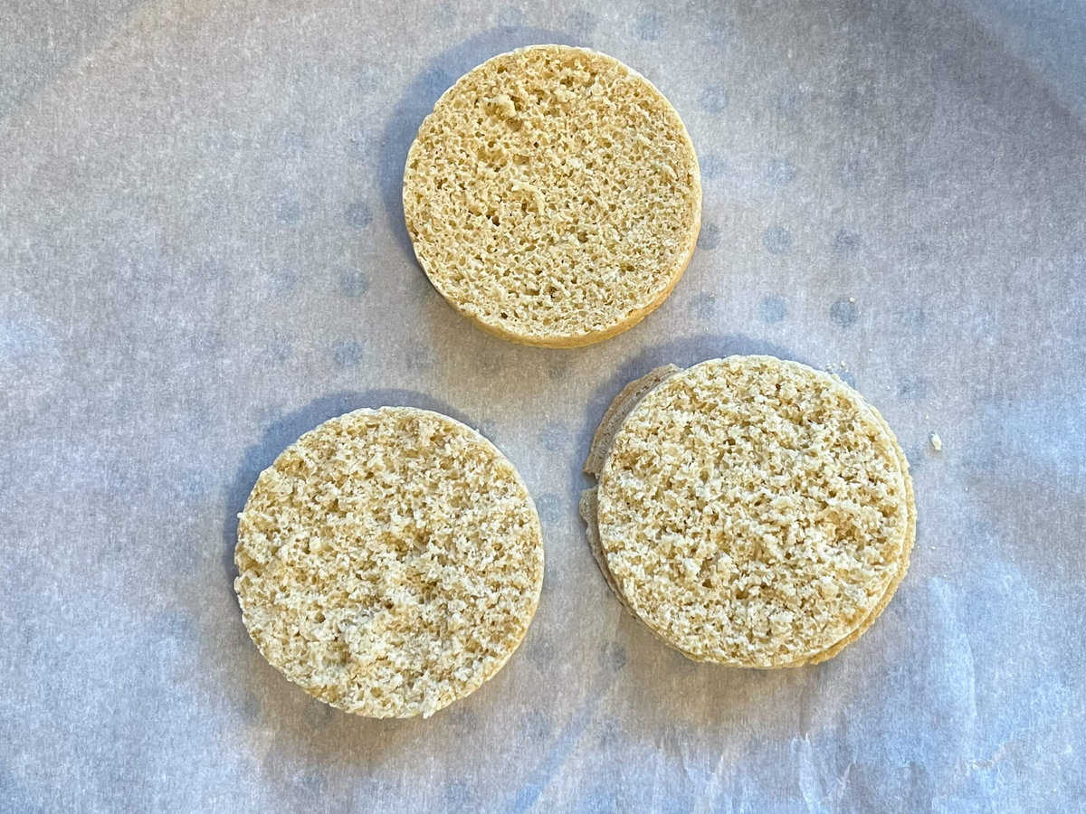 Quick & Easy English Muffin Pizza (Gluten-Free) - Sage & Solar